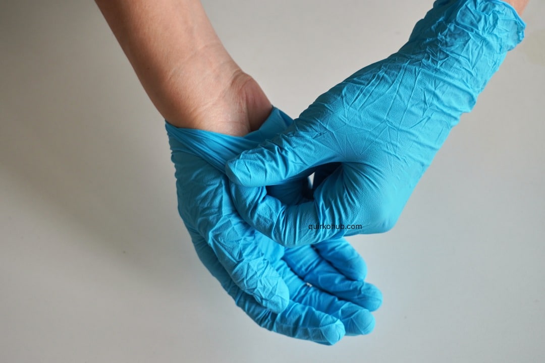 12 Essential Tips for Using Disposable Gloves in Packaging - Quirko hub